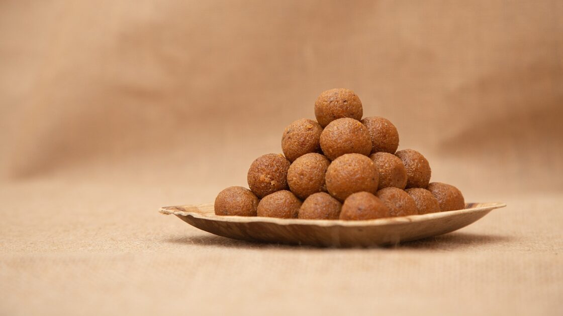 Ghotua Laddu Recipe: घर पर बनाएं घोटुआ लड्डू, स्वाद भूल नहीं पाएंगे!
